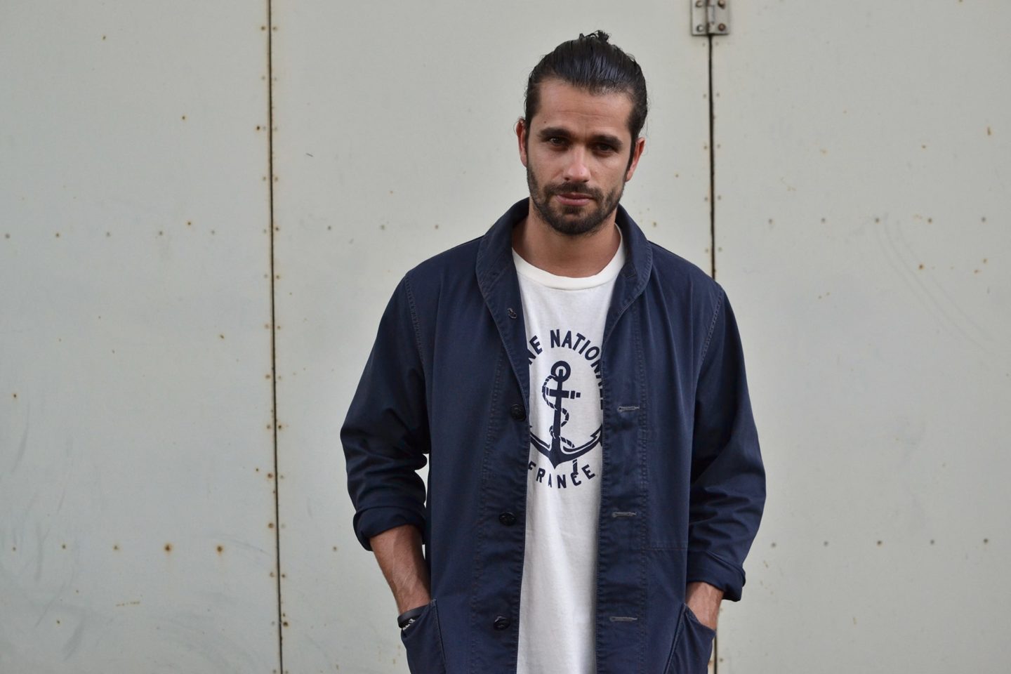 Workwear et inspiration militaire US Navy pour une tenue d'été