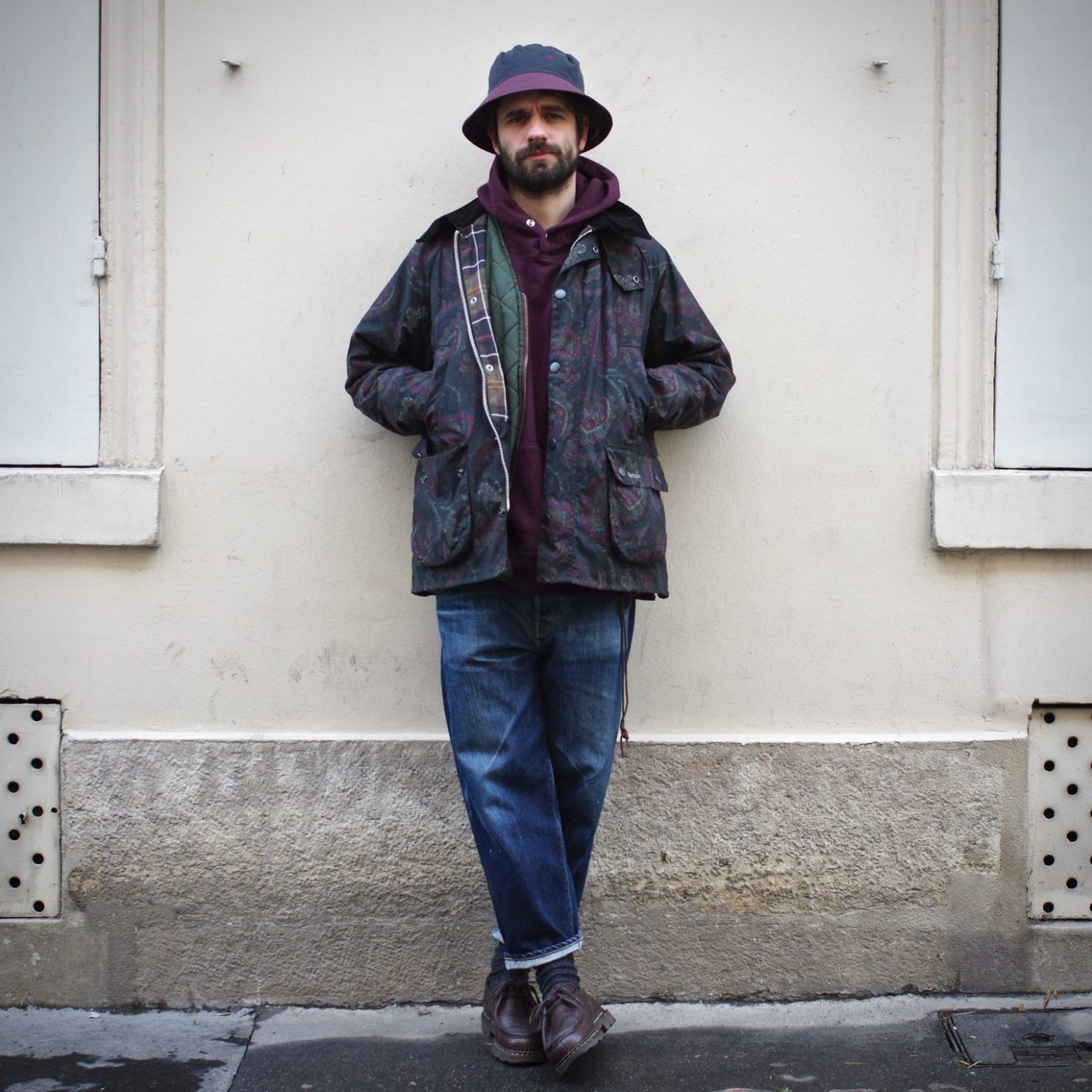 Look hiver: veste & gilet Barbour x Noah portés dans un style streetwear