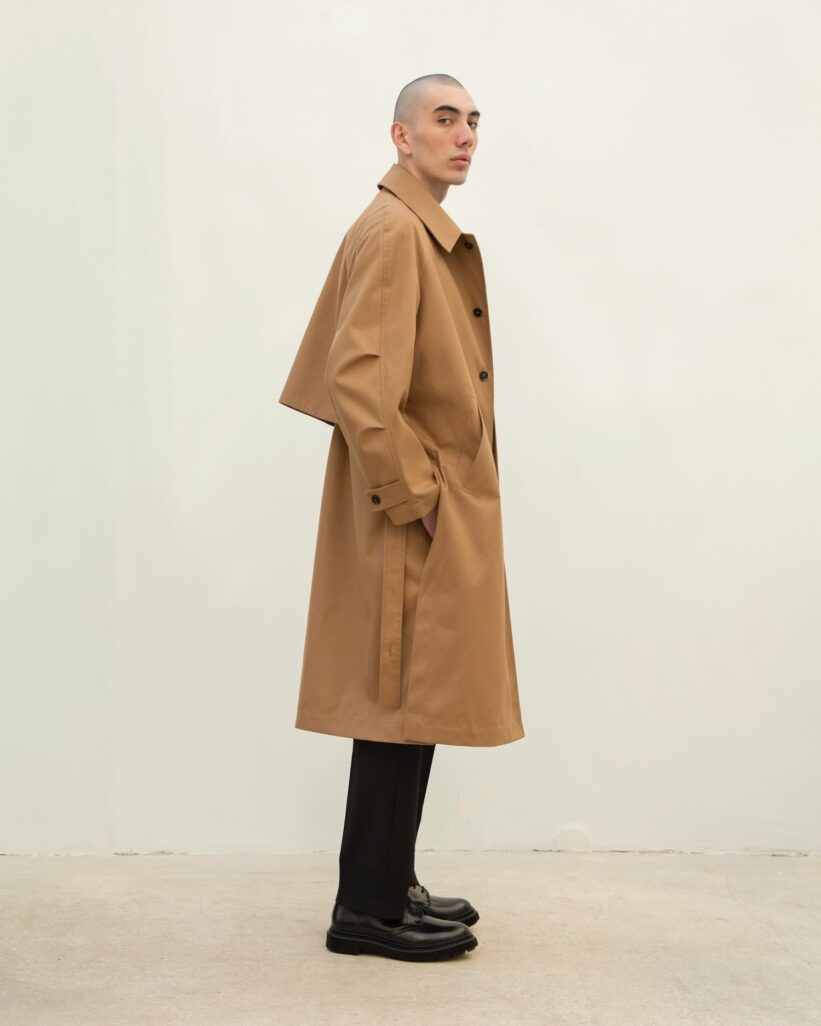 Coltesse Trench 120: un classique revisité tout en volume oversize