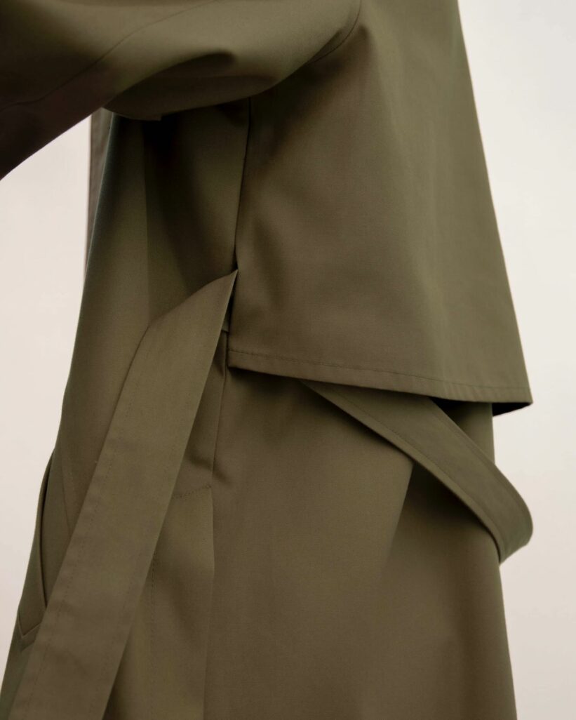 Coltesse Trench 120: un classique revisité tout en volume oversize