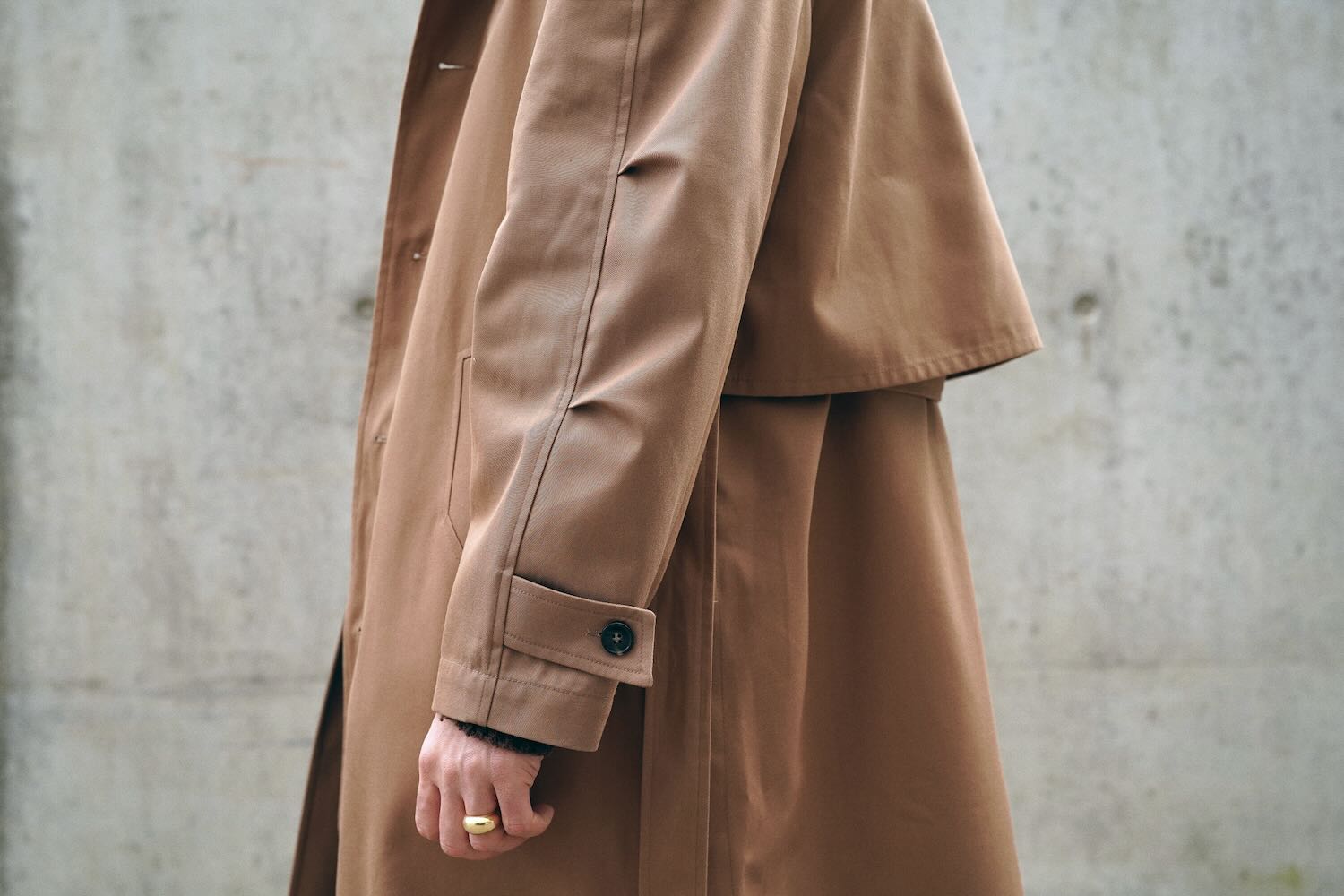 Coltesse Trench 120: un classique revisité tout en volume oversize